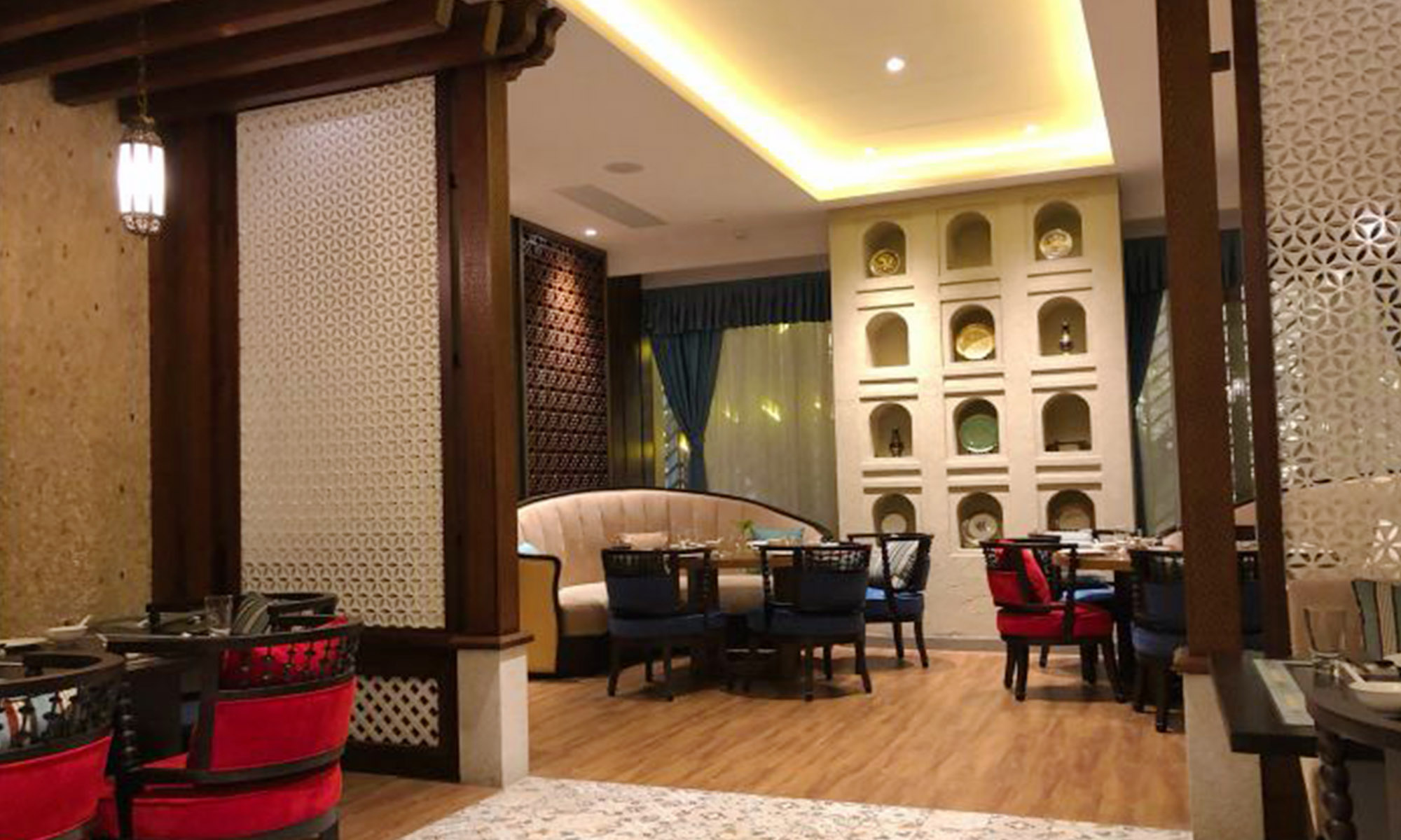 Muslim Restaurant at Crown Plaza-IslamiChina Travel